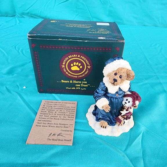 The Boyds Collection Figurine - Auctionology LLC