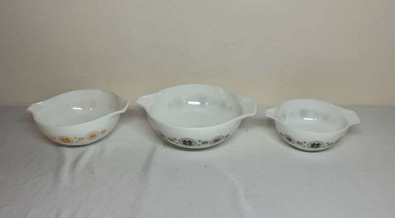 Vintage Pyrex Cinderella Bowl Set - Auctionology LLC