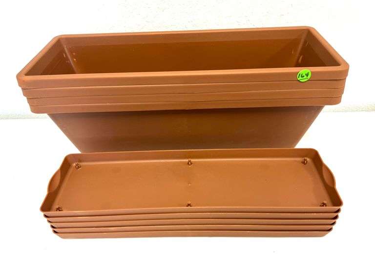 4 Rectangular Plastic Planters Auctionology Llc 3407